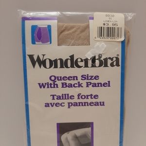 Wonderbra | Accessories | 4 For 2 New Vintage Wonderbra Linen Queen Sz ...